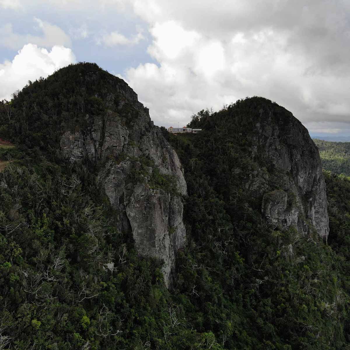 Cerro Las Tetas – Veredas de mi Tierra
